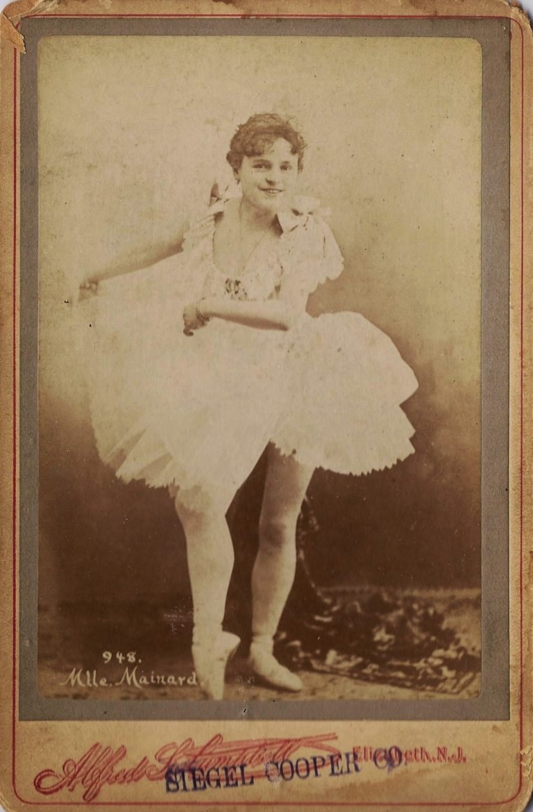 Alfred Campbell Cabinets | Vintage Non-Sports Cards